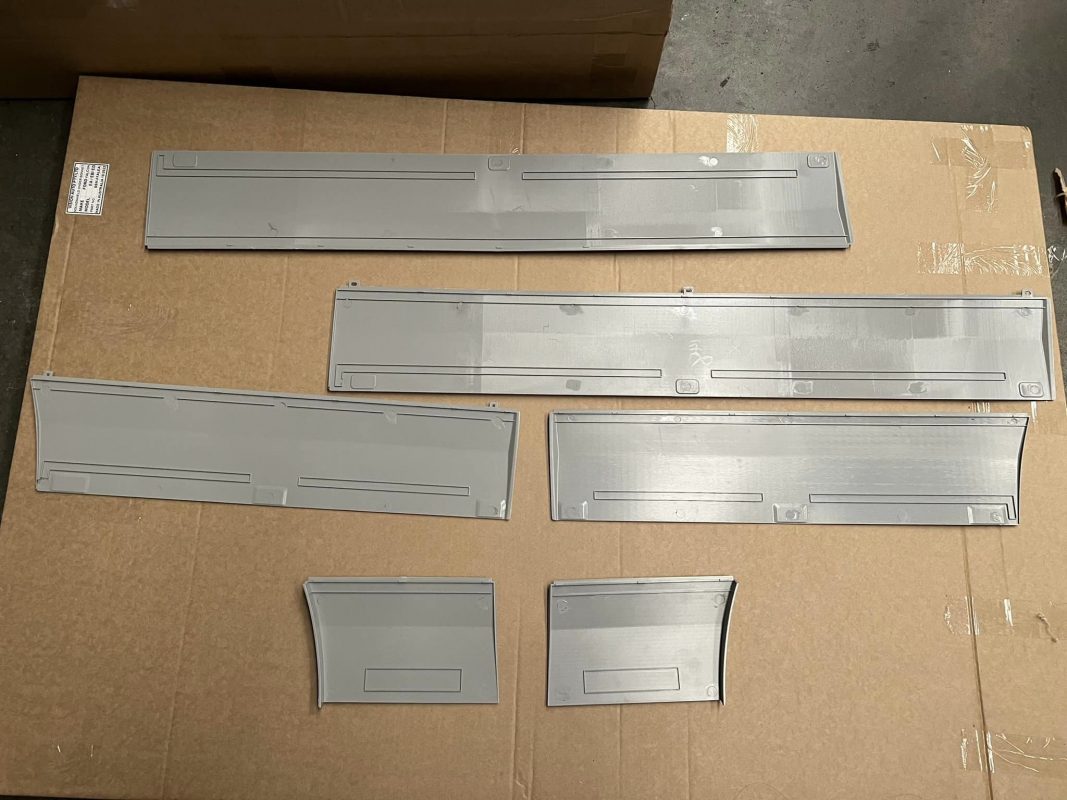 NEW HOLDEN VL CALAIS DOOR MOULDS SET 6 PIECE SET – Cruisin Car Parts Online
