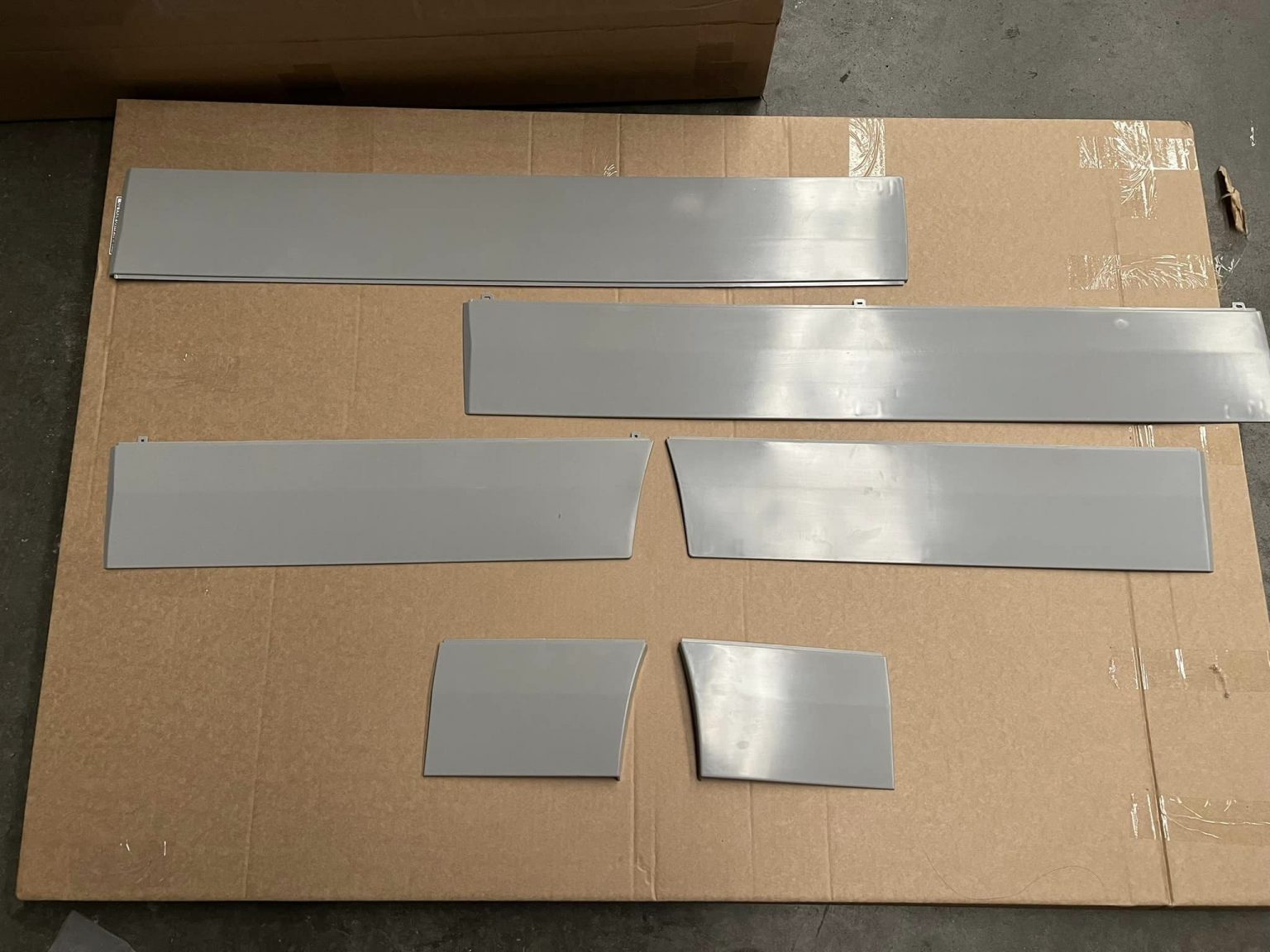 NEW HOLDEN VL CALAIS DOOR MOULDS SET 6 PIECE SET – Cruisin Car Parts Online